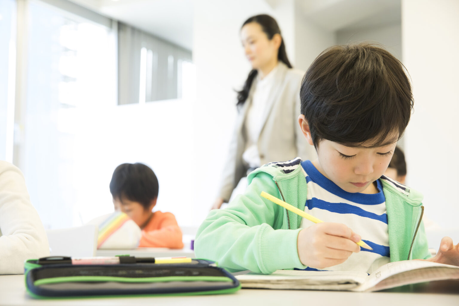 【2026年版】不登校の支援方法|タイプ別6つの学びの場を比較 - COCONOVA